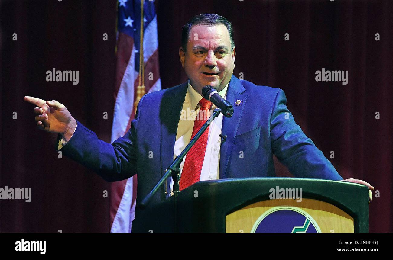 Yuma Mayor Douglas Nicholls talks about being sworn in by his sister ...