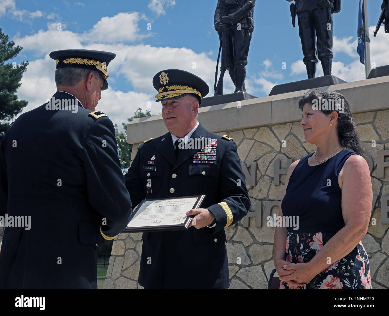 Le général de division Darrell J. Guthrie, ancien général commandant de ...