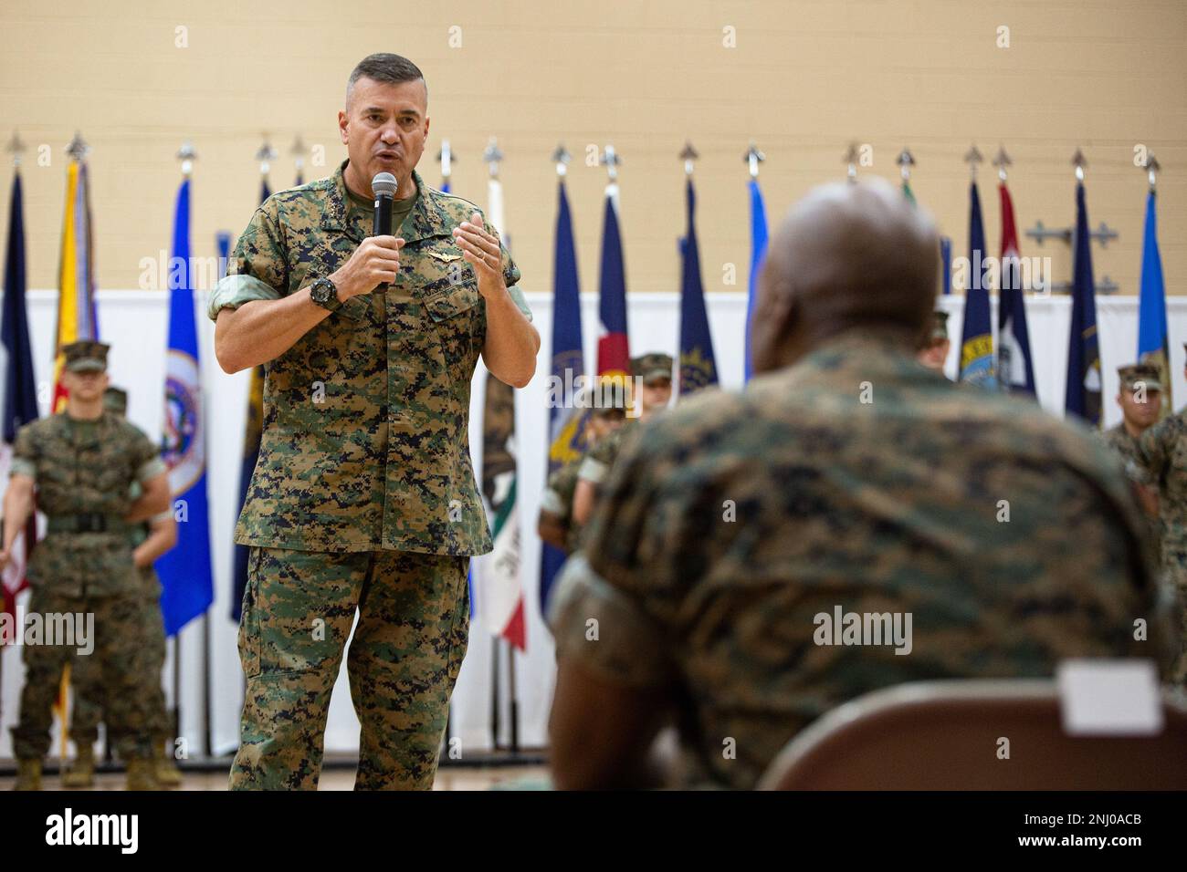 ÉTATS-UNIS Corps maritime Lgén Michael S. Cederholm, à gauche, le commandant adjoint de l ...