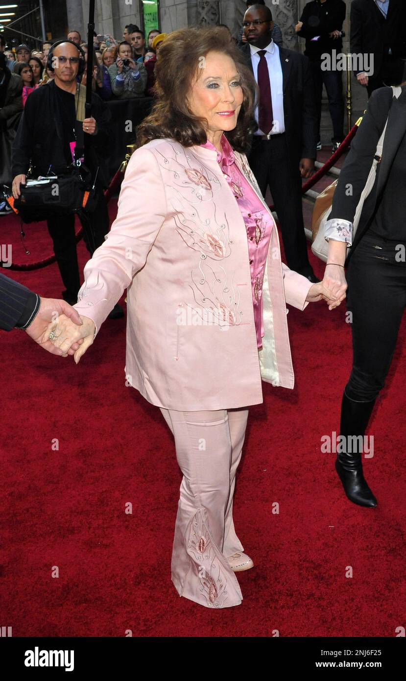 OCTOBER 4th 2022: Country music star Loretta Lynn has died at the age ...