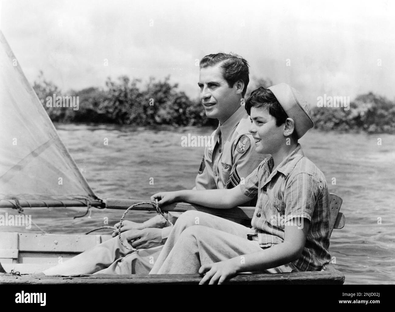 JOHN HODIAK et BOBBY DRISCOLL dans LE DIMANCHE DÎNER POUR Un SOLDAT ...