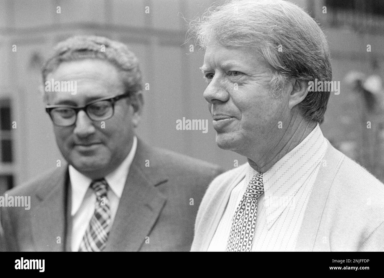 Le président élu, Jimmy carter, et le vice-président élu, Walter ...