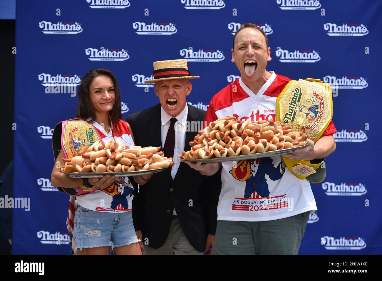 Photo by: NDZ/STAR MAX/IPx 2022 7/1/22 Michelle Lesco, George Shea and ...