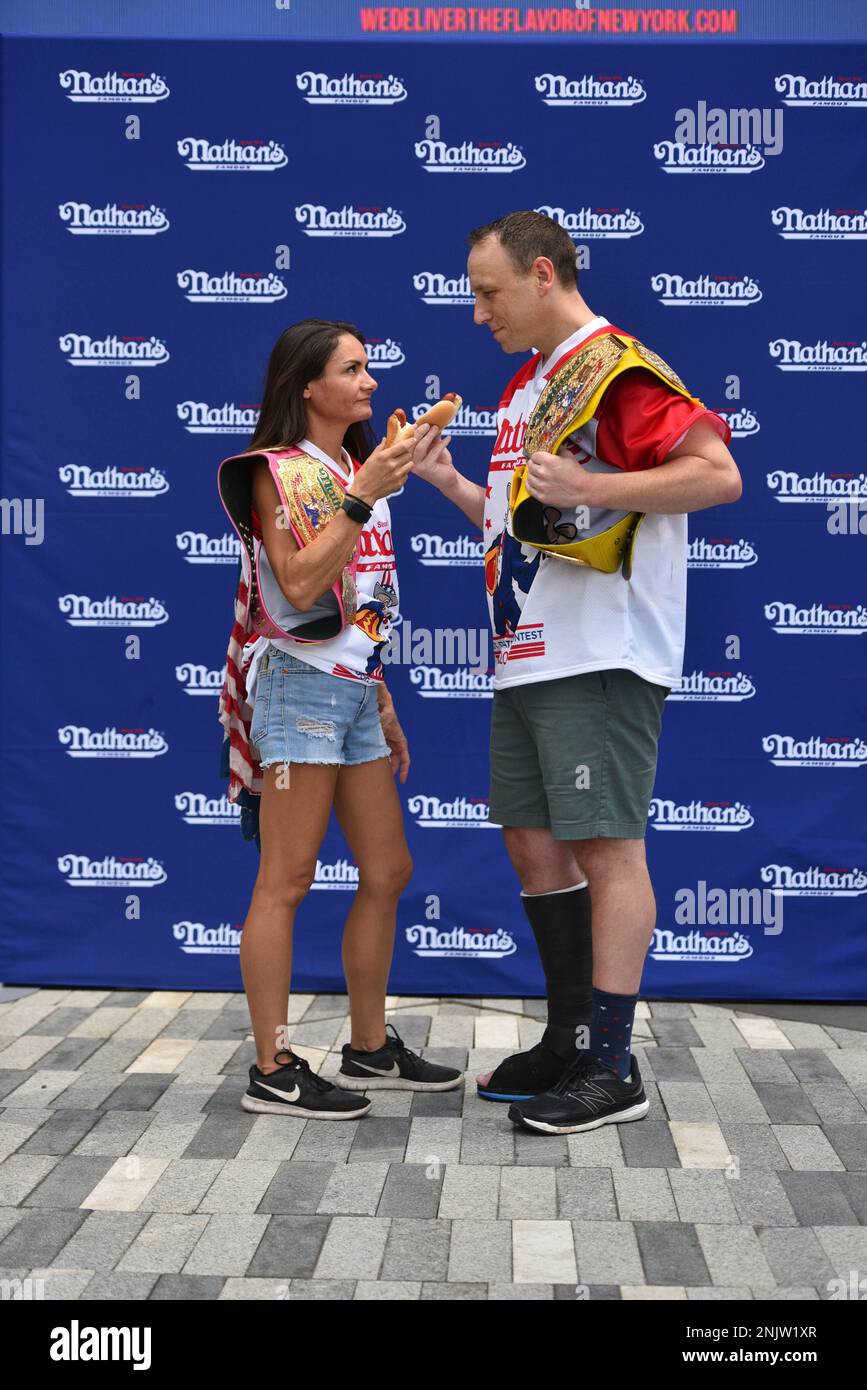 Photo by: NDZ/STAR MAX/IPx 2022 7/1/22 Michelle Lesco and Joey Chestnut ...