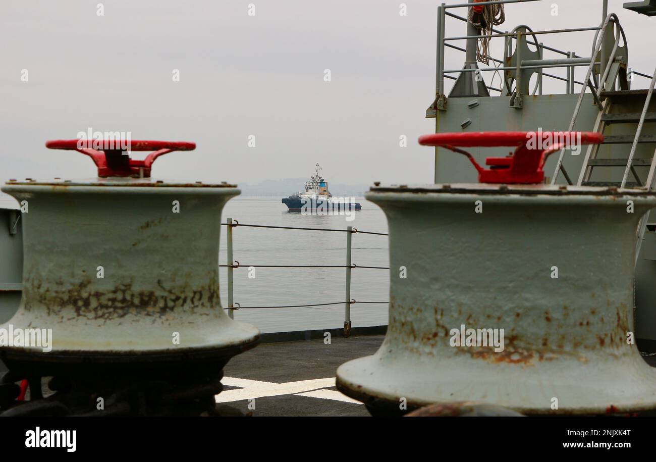Remorqueur espagnol et bateau de pompiers espagne Banque de ...