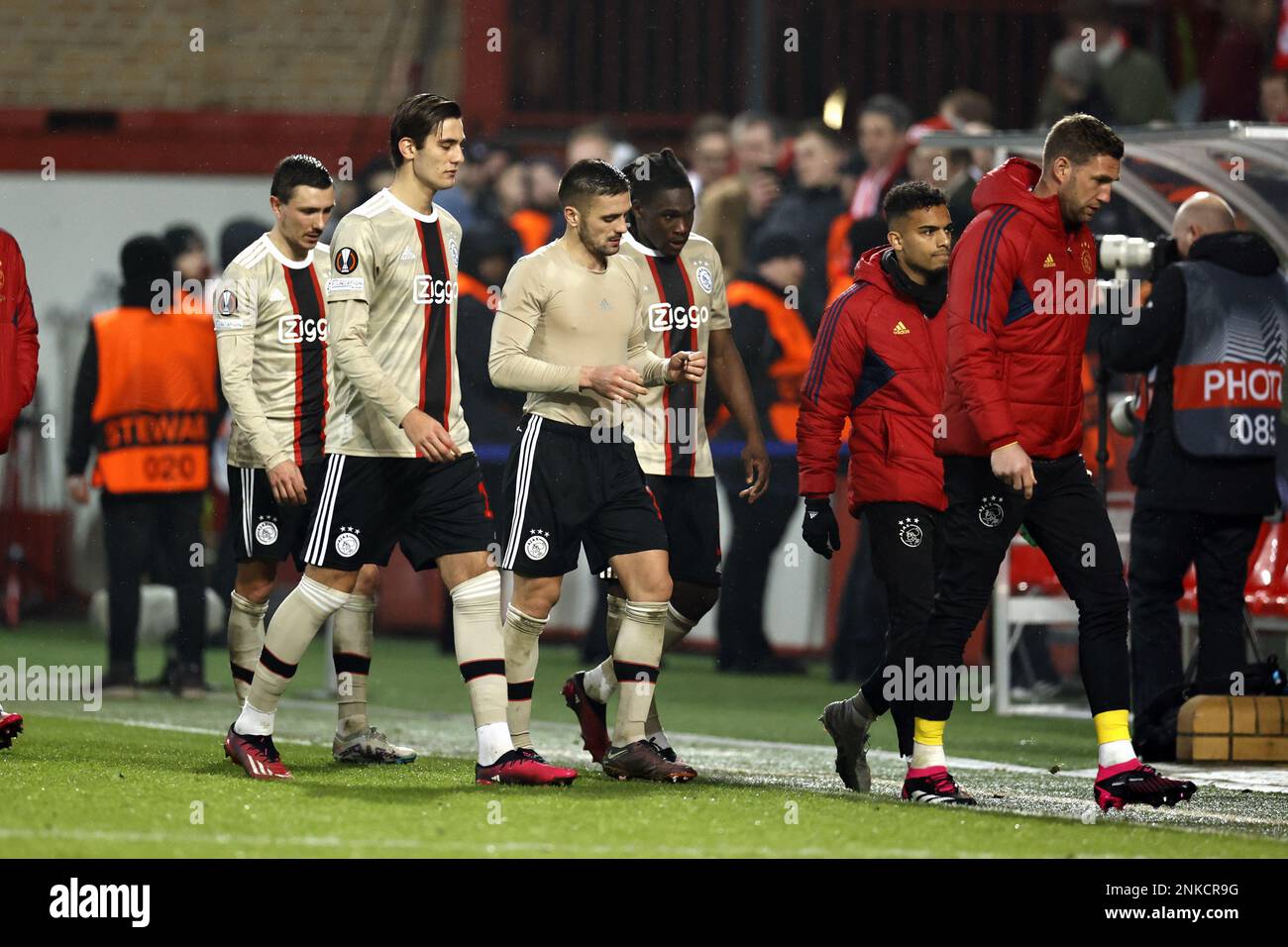 BERLIN - (lr) Lorenzo Lucca d'Ajax, Steven Berghuis d'Ajax, Dusan Tadic ...