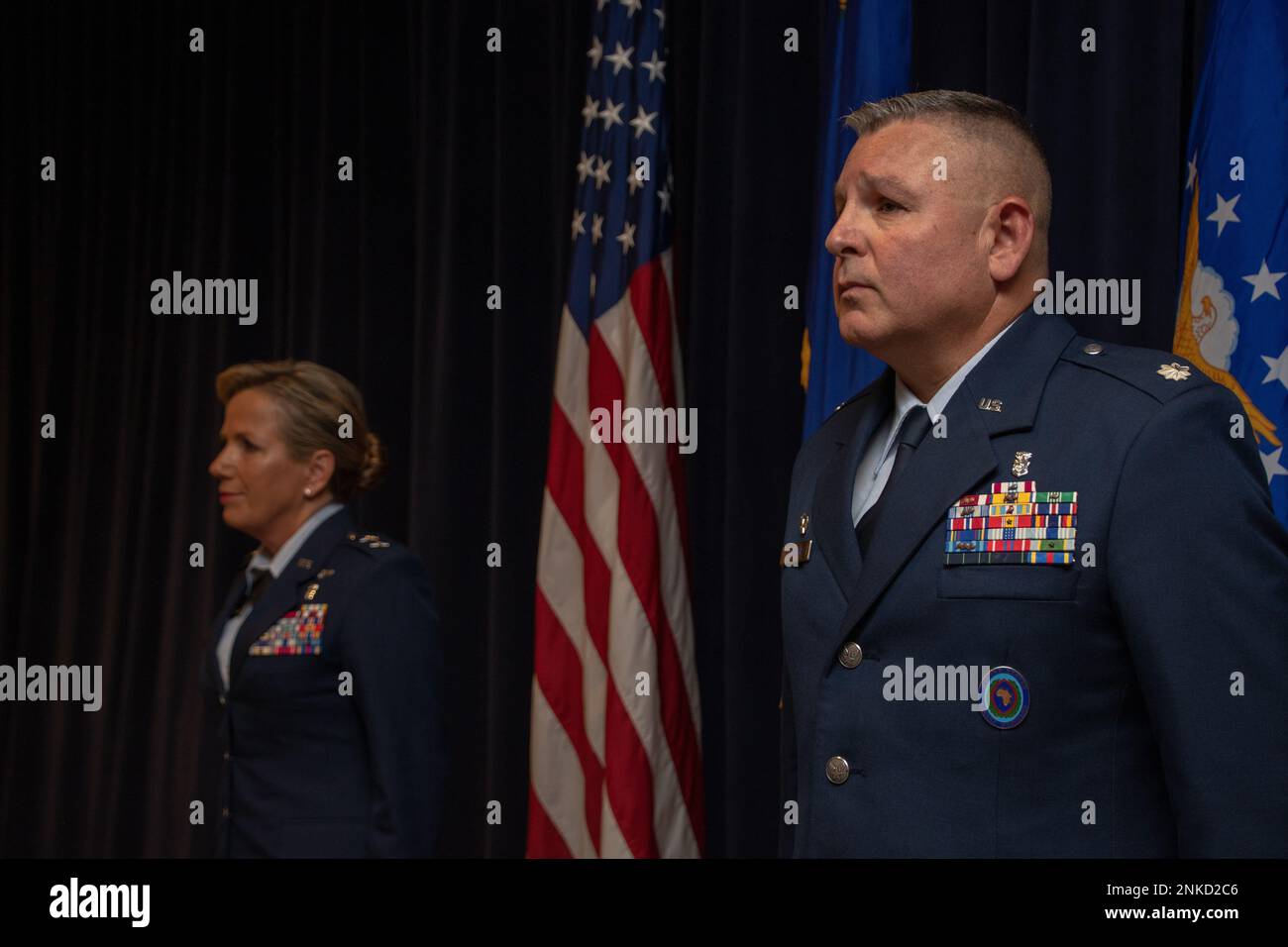 Le lieutenant-colonel Eric Stringer, commandant du groupe médical 152nd ...