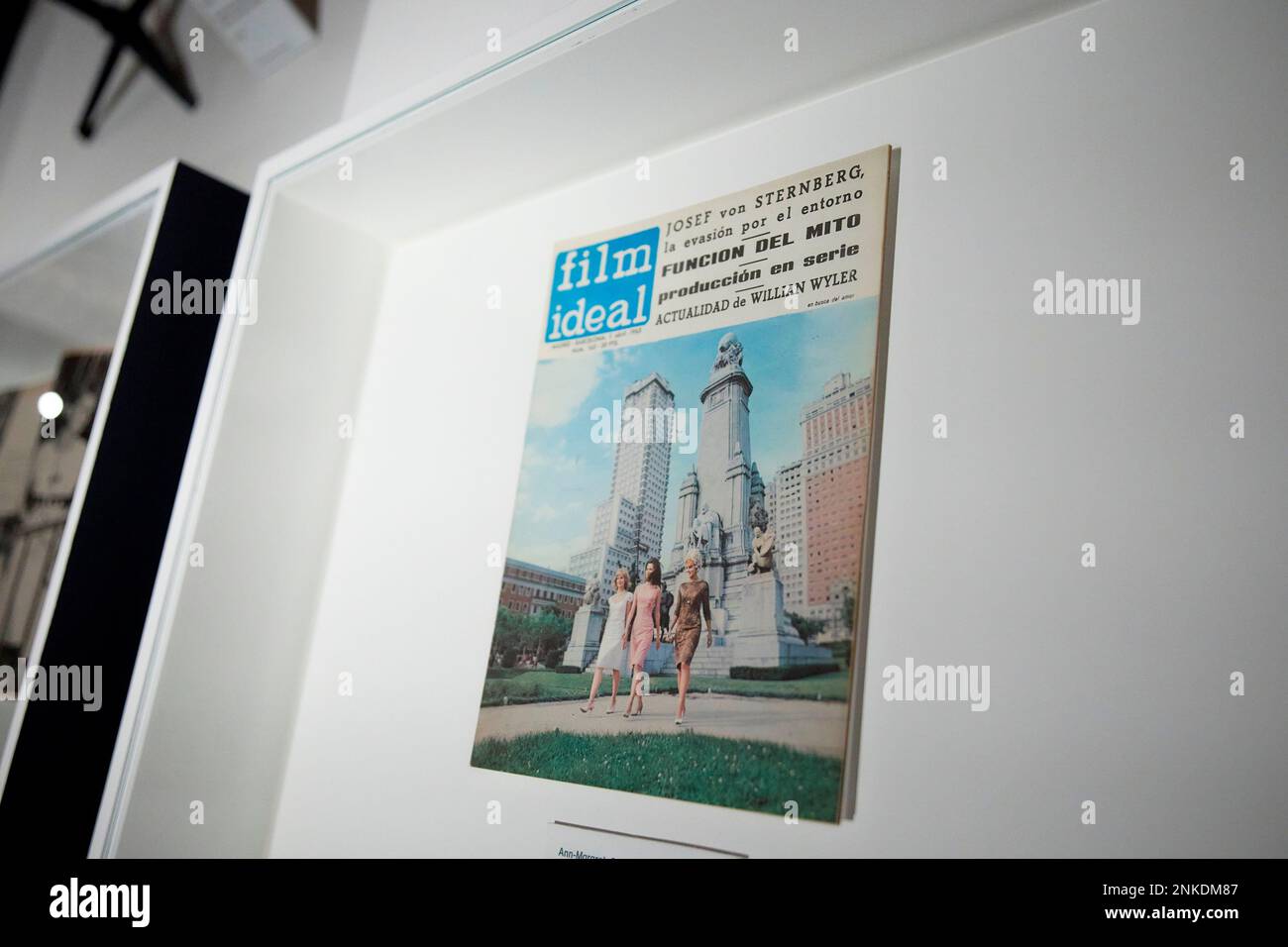 A 1965 issue of the film magazine 'film ideal' with models on the cover ...