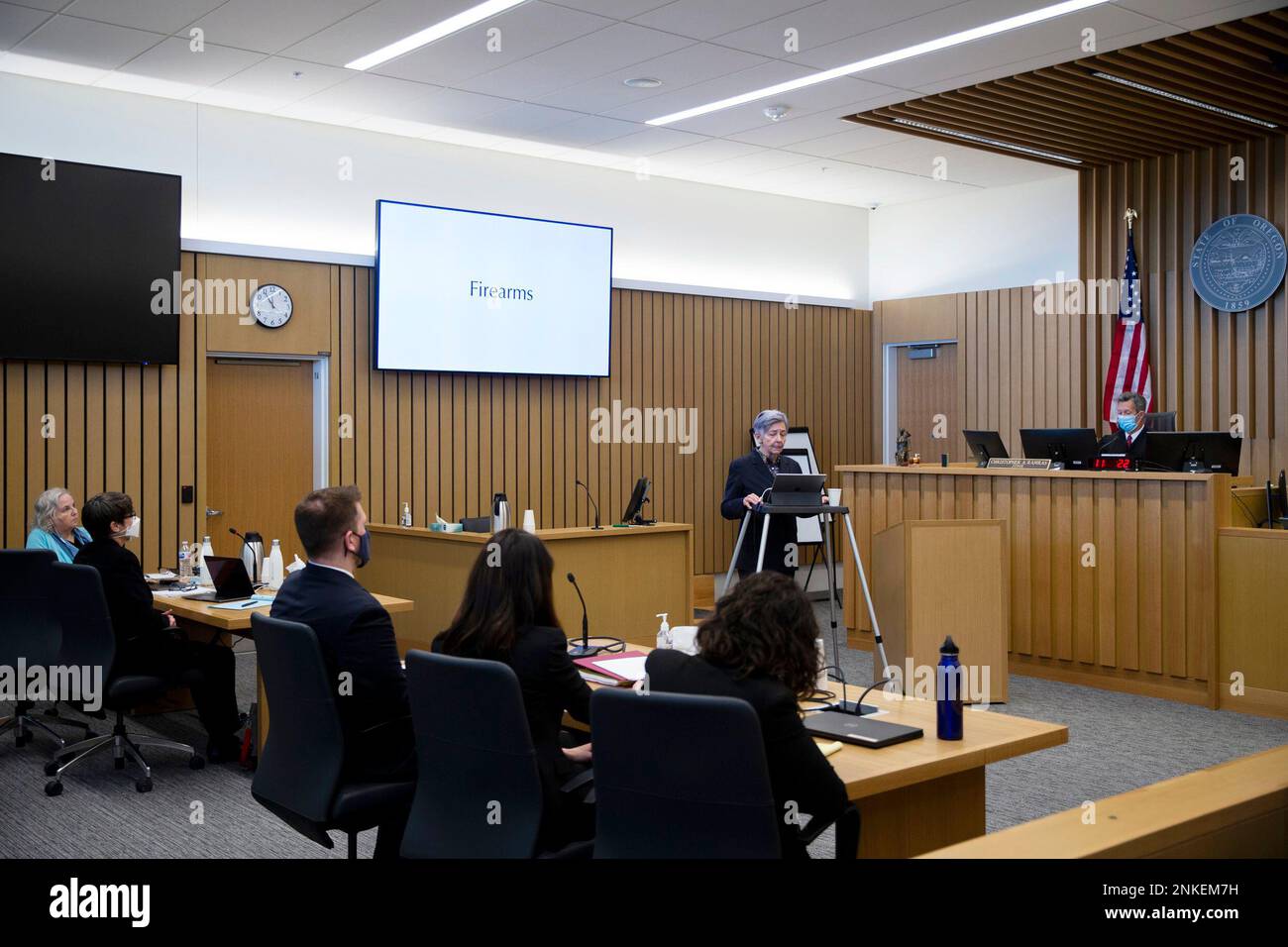 Defense attorney Lisa Maxfield presents her opening statement at the ...