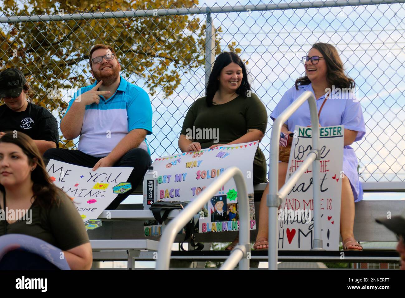 Les familles des soldats affectés au 1st Bataillon, 64th Armour ...