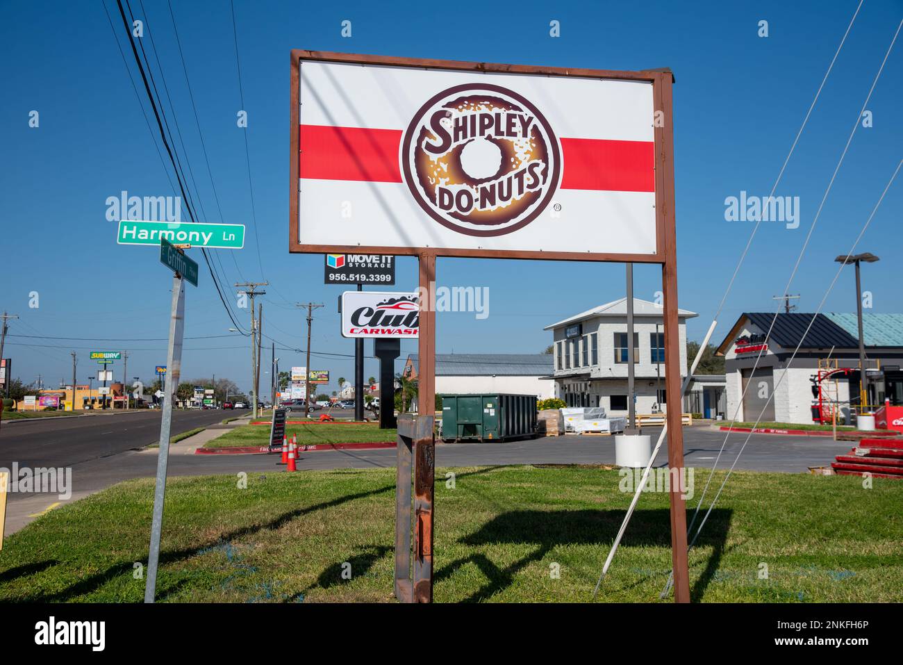 Panneau de bord de route pour Shipley Do-NUTS avec le logo Shipley en ...