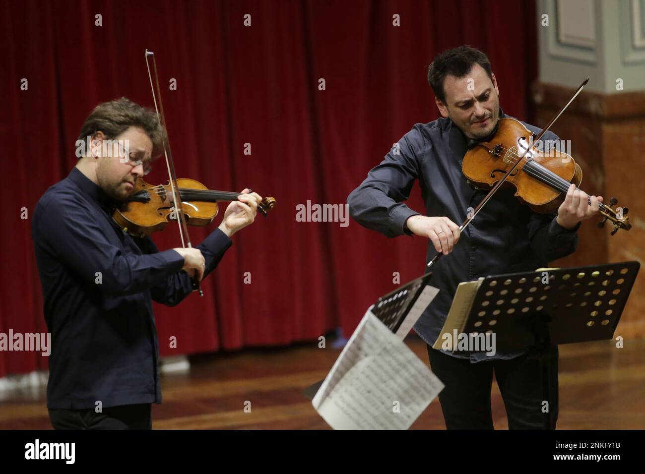 Violinist Alexander Sitkovetsky (l) and violist Maxim Rysanov (r) play ...