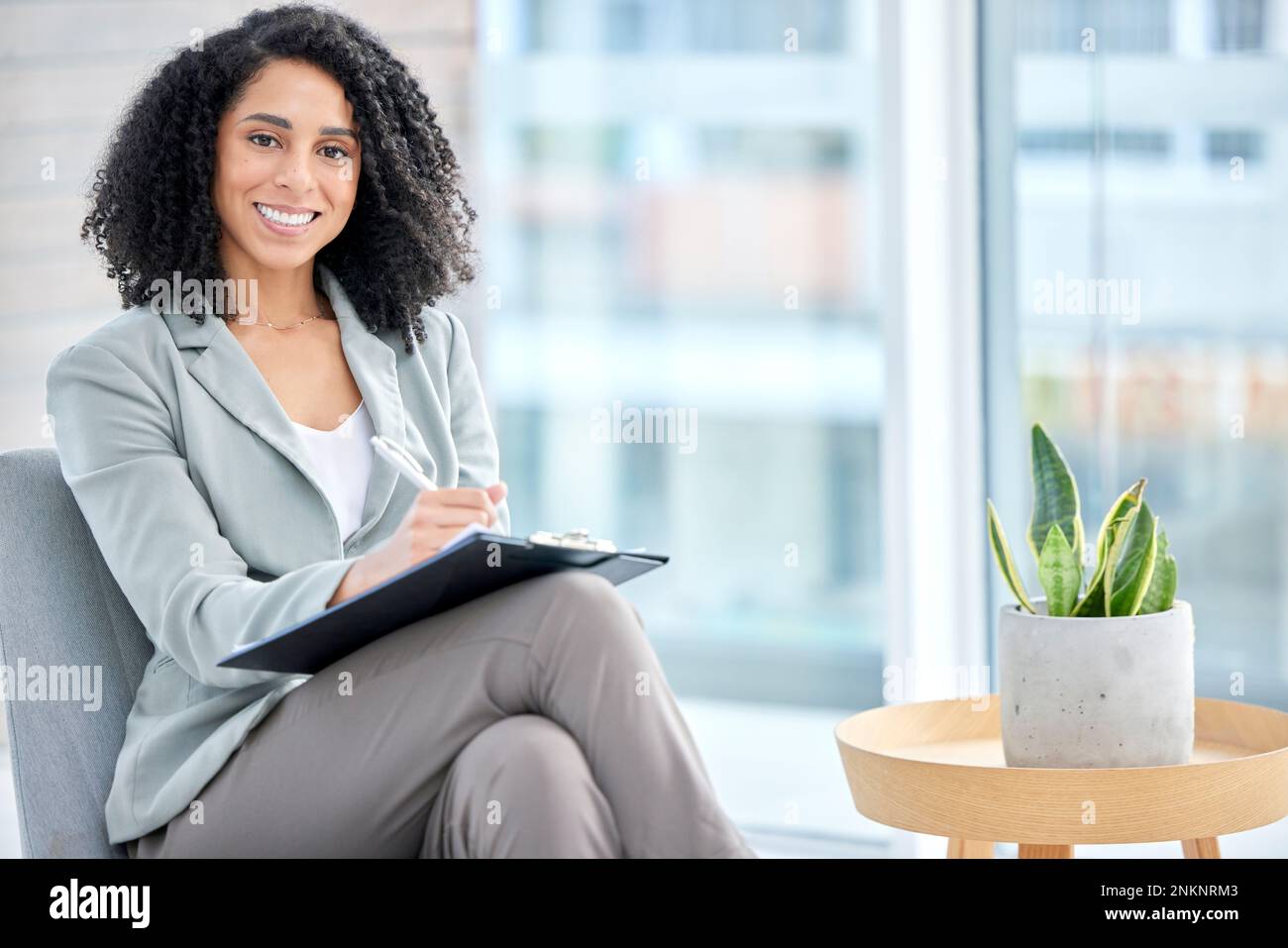 Femme noire, portrait de thérapeute et liste de contrôle pour le ...