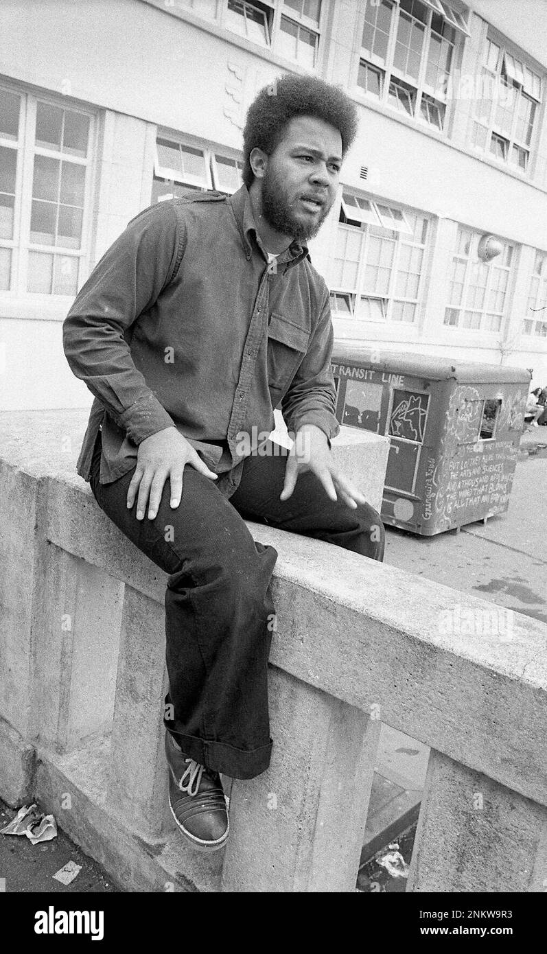 Dewey Crumpler would painter an alternative mural at George Washington ...