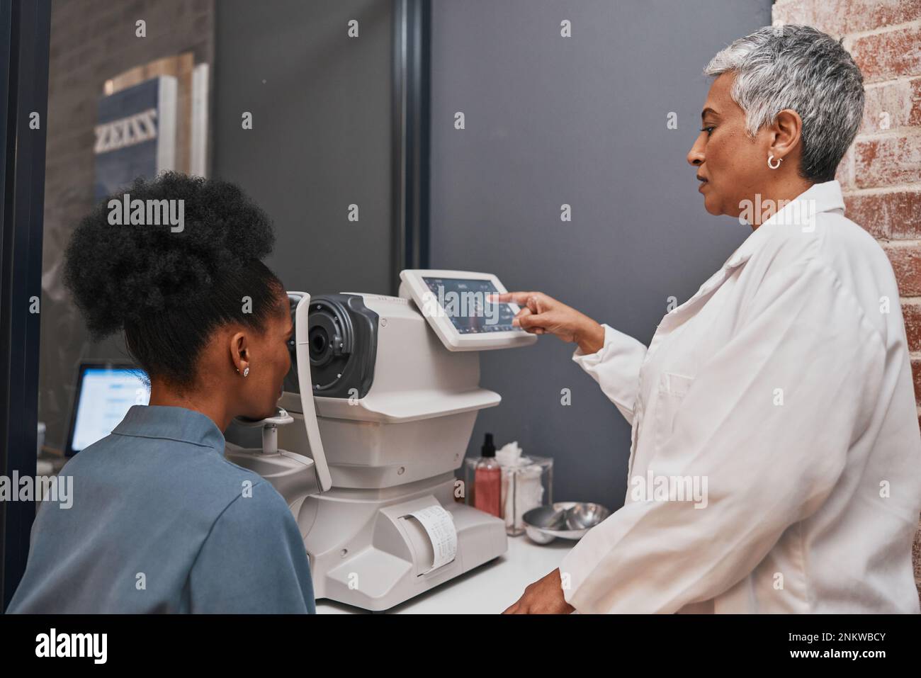 Examen oculaire numérique, vision et santé pour les yeux, optométrie et ...