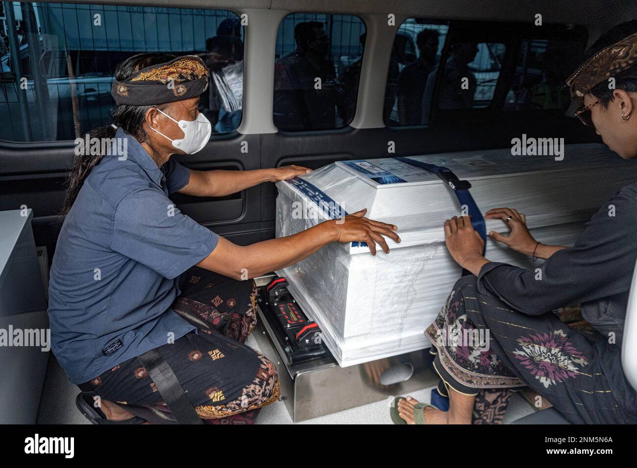 Ni wayan supini Banque de photographies et d’images à haute résolution - Alamy