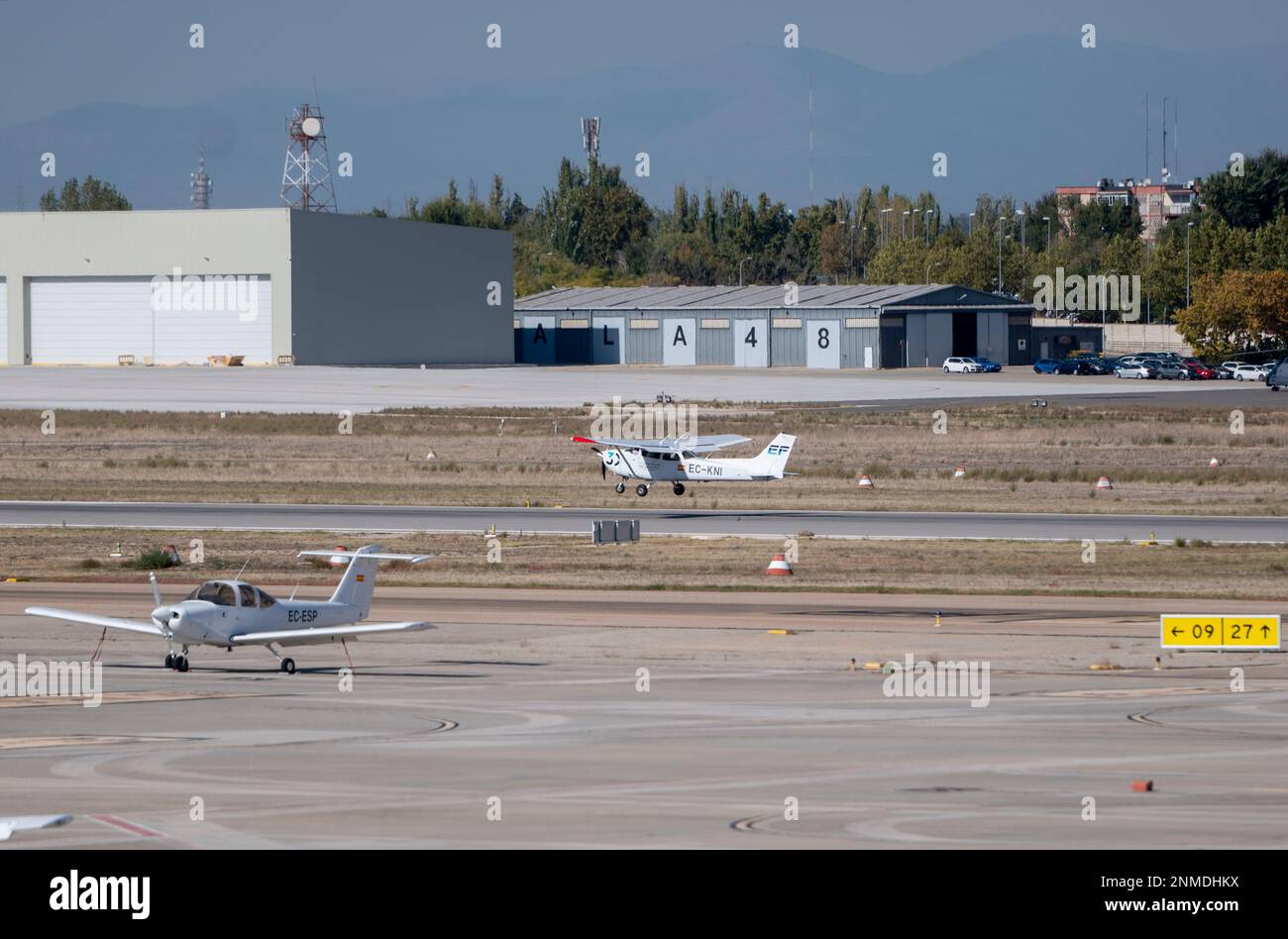 Several light aircraft, the day of the combined operation between ...