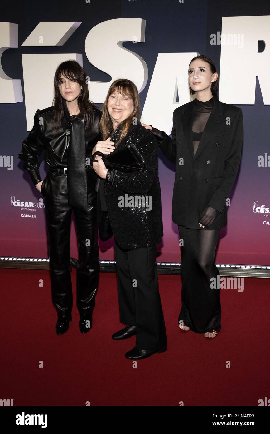 Charlotte Gainsbourg, Jane Birkin et Alice Attal arrivent aux Cesar ...