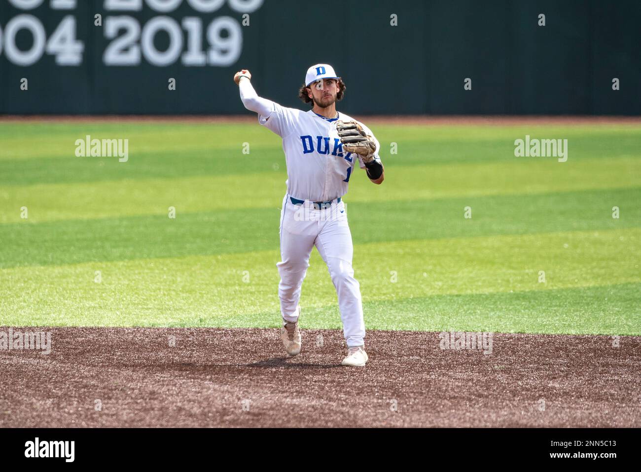 Duke Blue Devils shortstop Ethan Murray (1) on defense against the ...