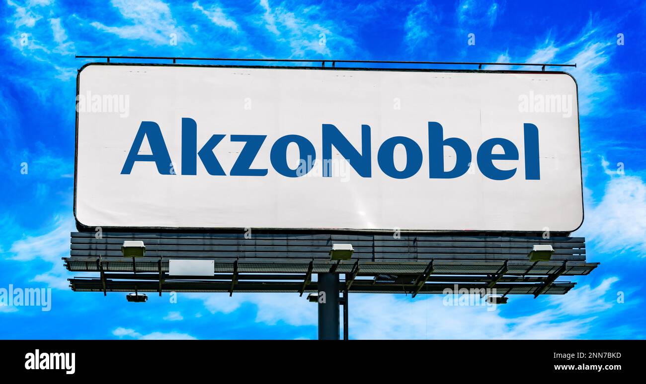 POZNAN, POL - JAN 11, 2023: Panneau publicitaire affichant le logo d ...