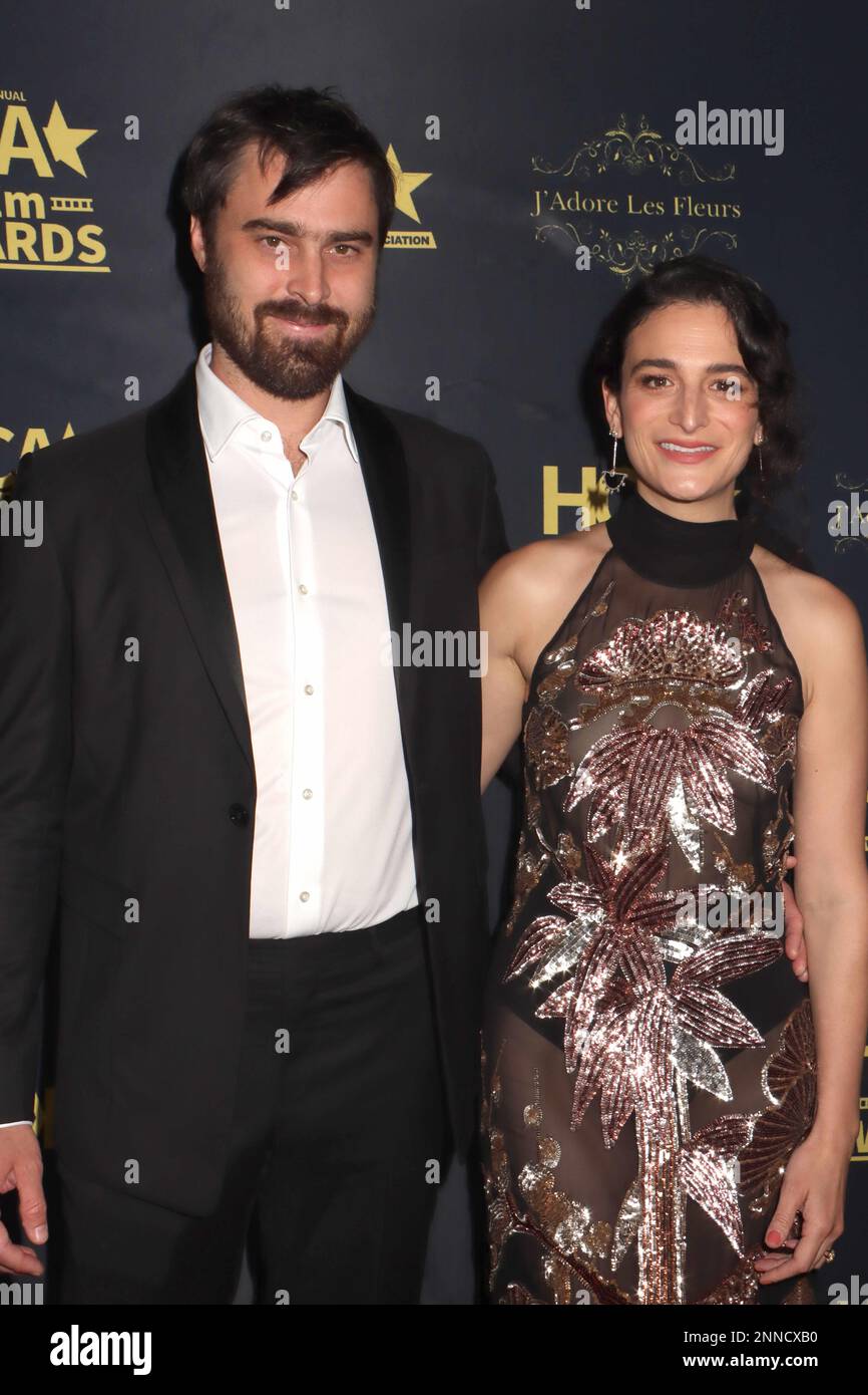 Ben Shattuck, Jenny Slate 02/24/2023 les HCA film Awards 2023 de la ...