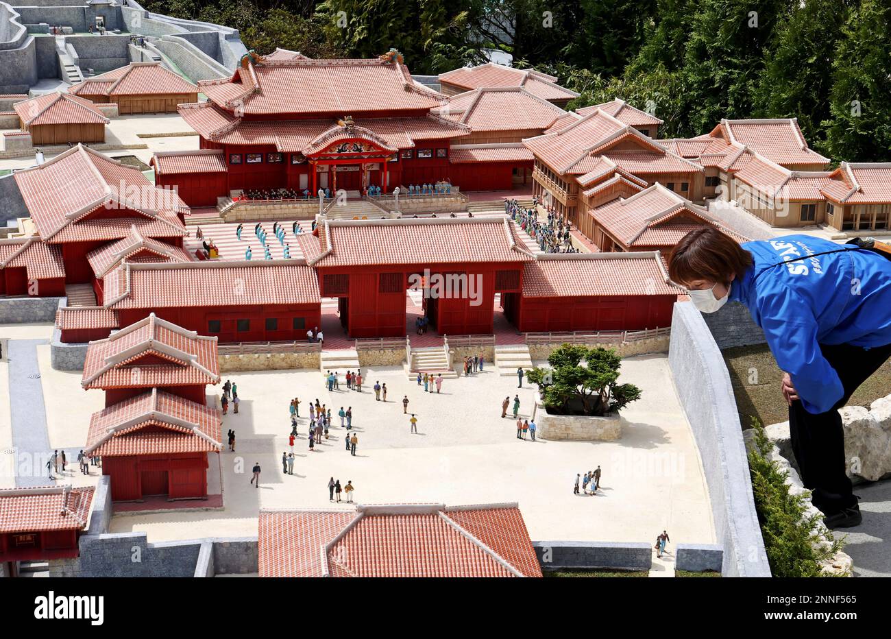 "Shuri Castle" is reproduced on the 1/25 scale at Tobu World Square in ...