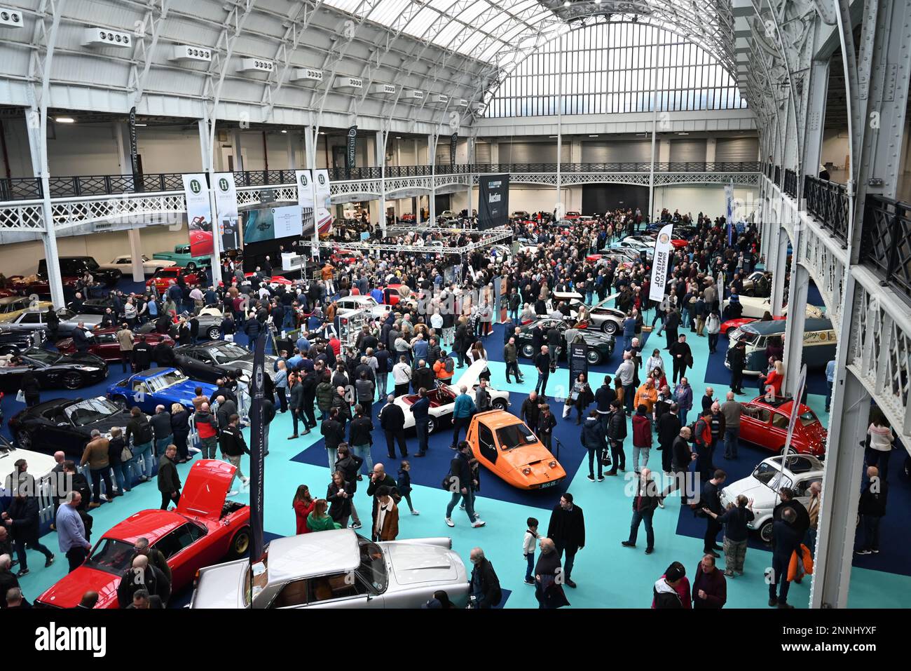 Salon des voitures classiques de londres 2023 Banque de photographies et d’images à haute ...