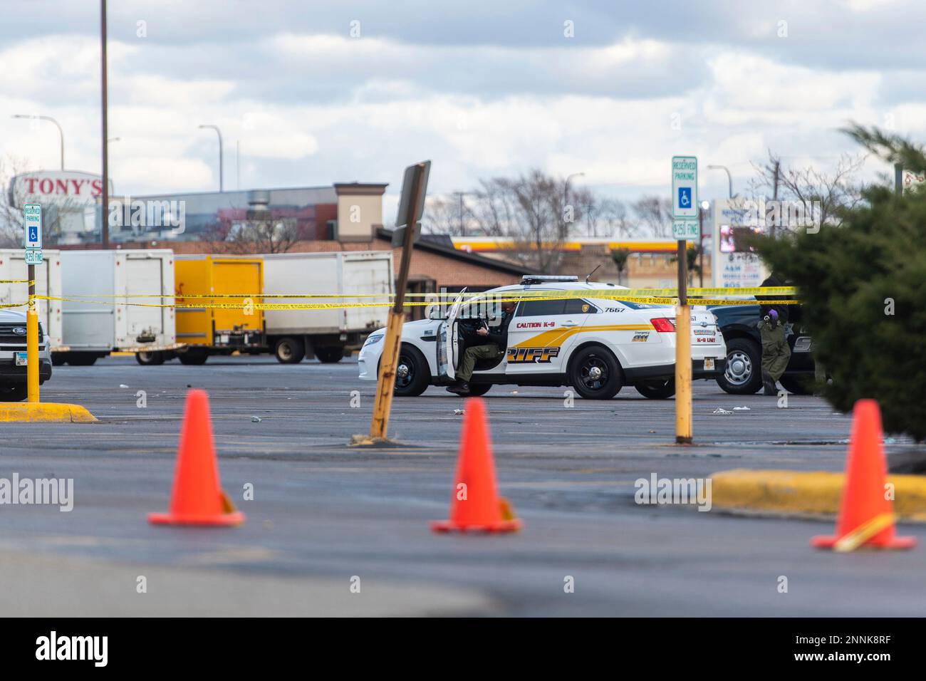 Police from many local law enforcement agencies, including Illinois ...