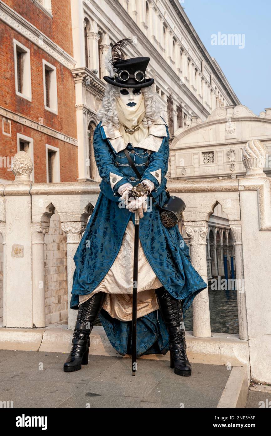 VENISE, ITALIE - FEBRARY 17 2023 : les masques du carnaval de Venise 2023 Photo Stock - Alamy