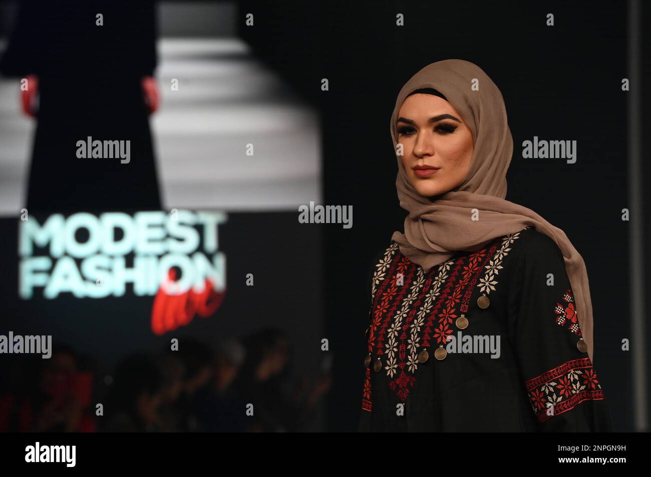 Modest fashion show Banque de photographies et d’images à haute résolution - Alamy