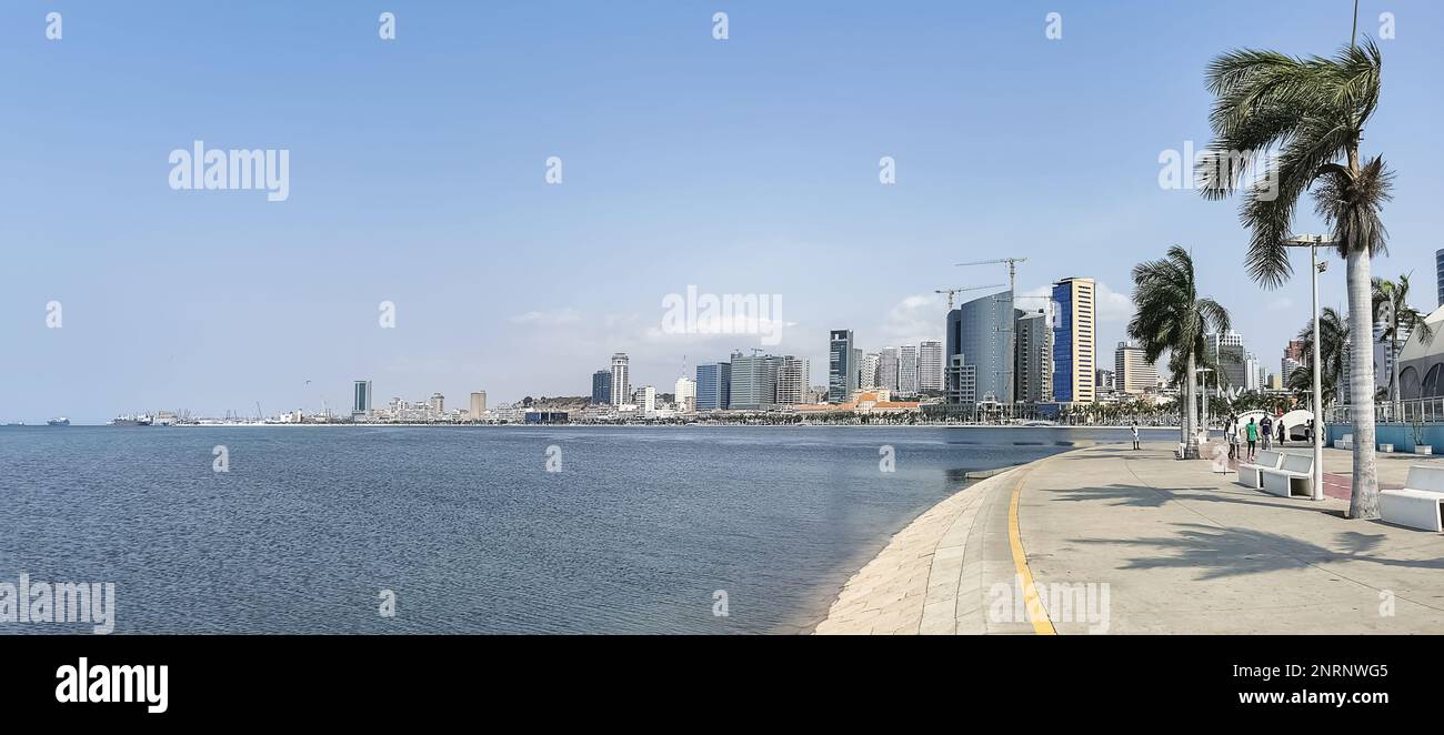 Luanda Angola - 09 17 2022: Vue panoramique sur la baie de Luanda et ...