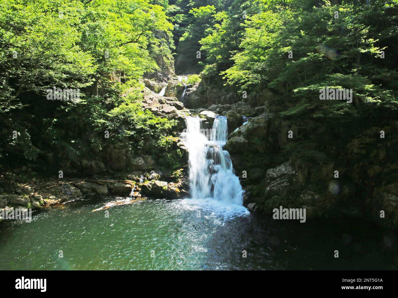 A photo shows Sandan-kyō at the Nishi-Chugoku Sanchi Quasi-National ...