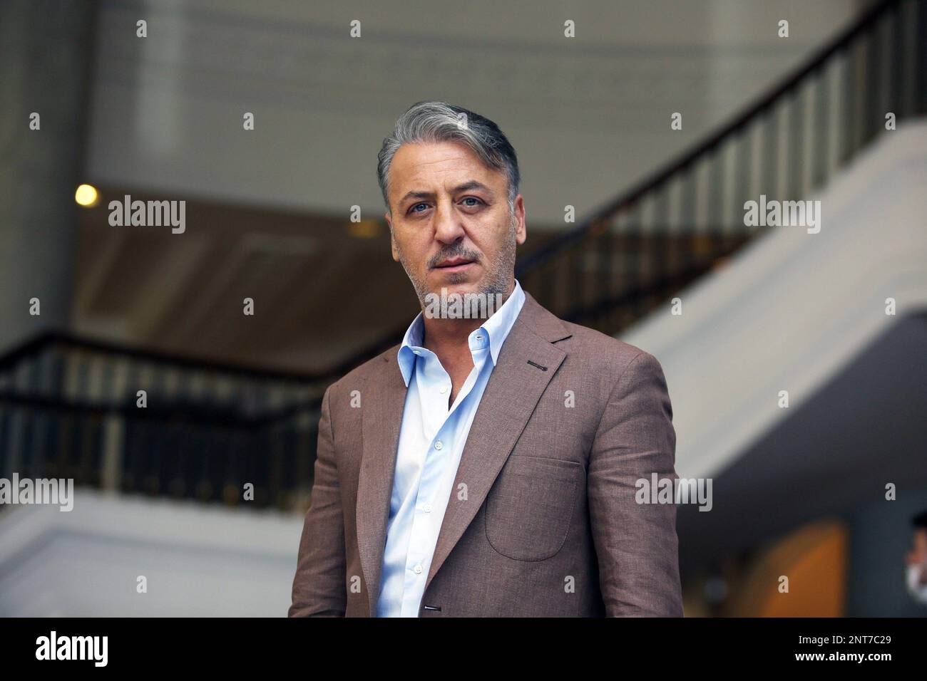 10 JOURS D'Un BON HOMME, (alias IYI ADAMIN 10 GUNU), Baris Falay, 2023. tél. : SINasi serce ...