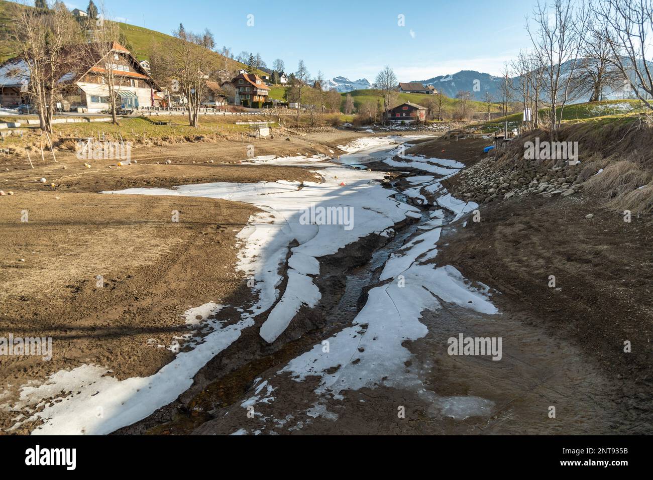 Einsiedeln, canton de Schwyz, Suisse, 20 février 2023 Paysage d'hiver au bord du lac de Sihlsee ...