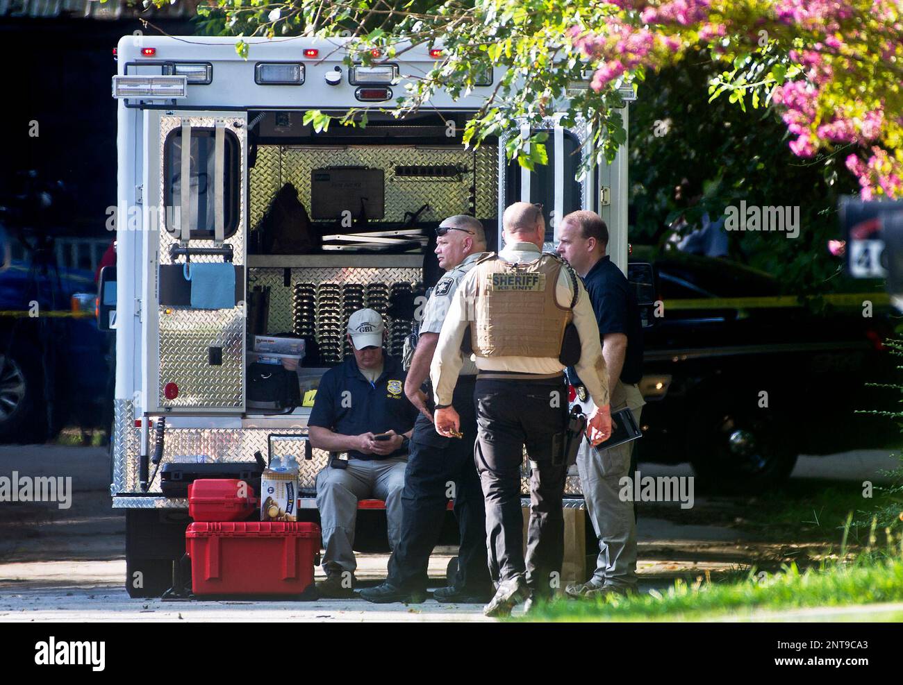 Georgia Bureau of Investigation agents and Hall County Sheriff's Office ...