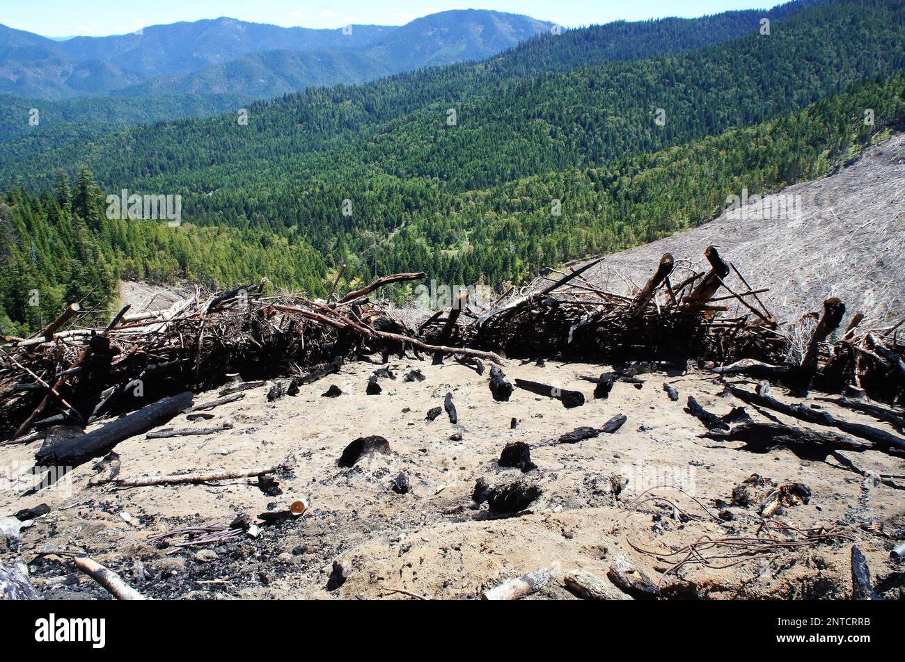 Burn pit Banque de photographies et d’images à haute résolution - Alamy
