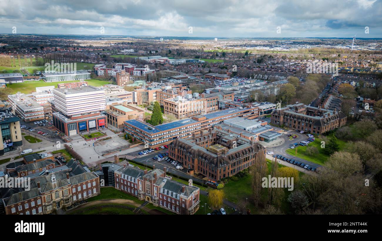 Campus de l'Université de Hull vue sur le drone ariel avec les ...