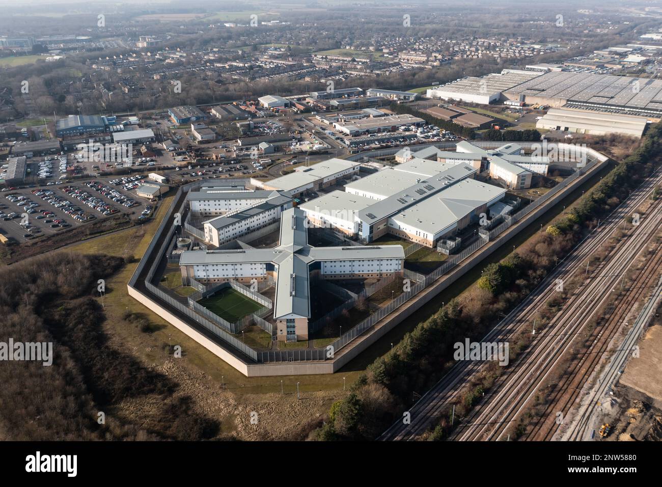 Une vue aérienne de HMP YOI Peterborough, une prison de catégorie B ...