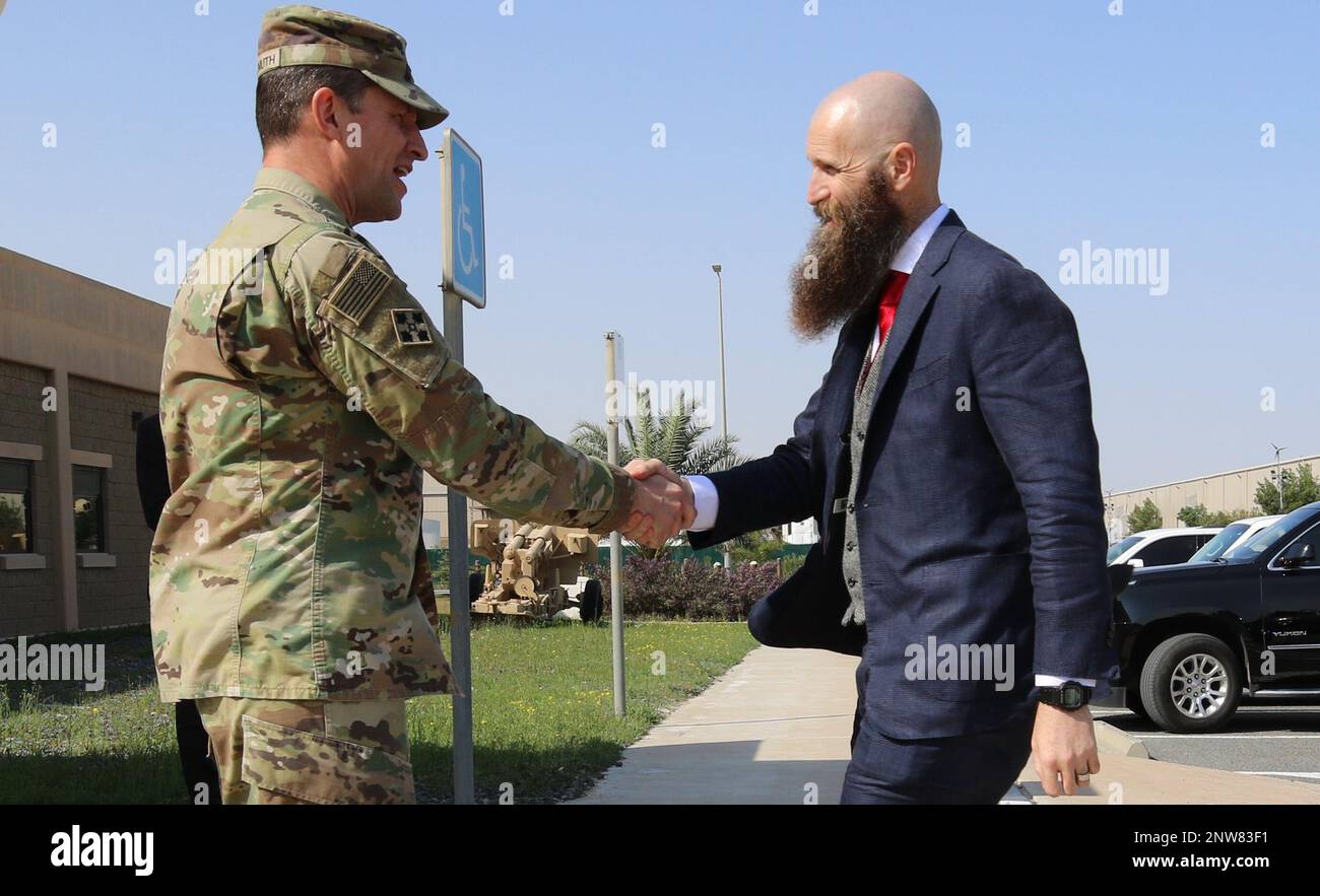 Le colonel Martin A. Wohlgemuth, commandant du Groupe de soutien ...