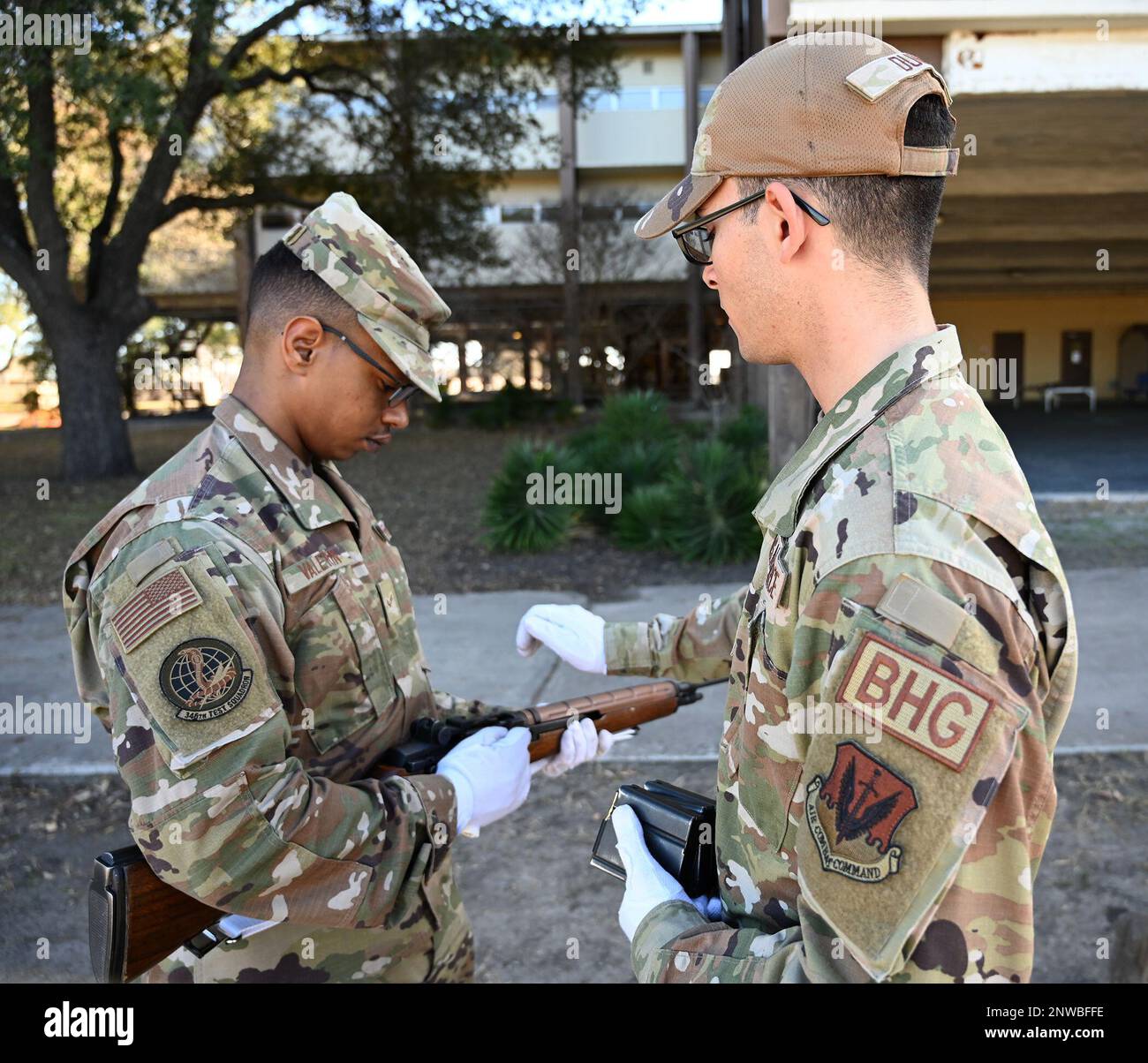 Base commune San Antonio honneur entraîneurs de garde Airman 1st classe ...