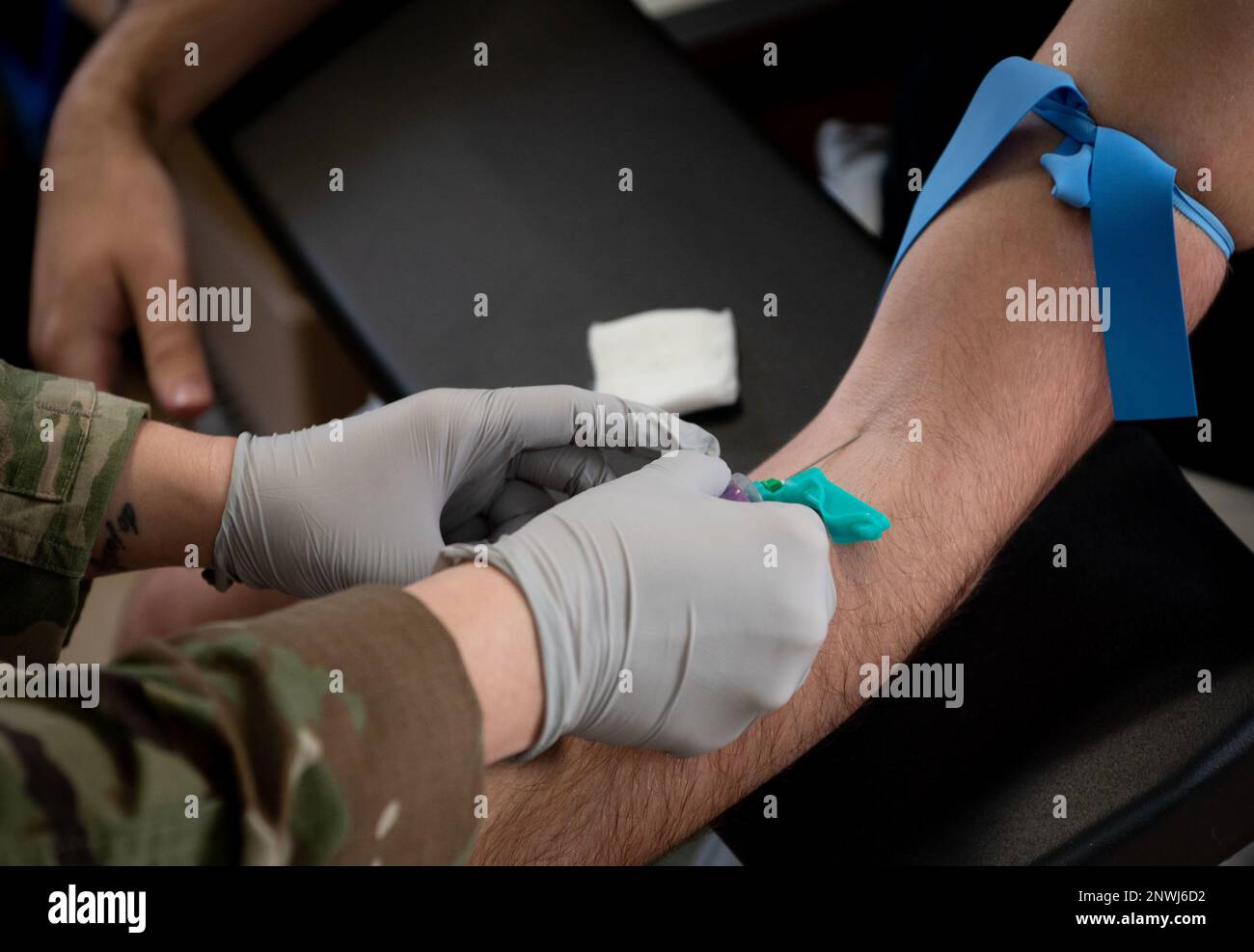 Hémorragie bras Banque de photographies et d’images à haute résolution ...