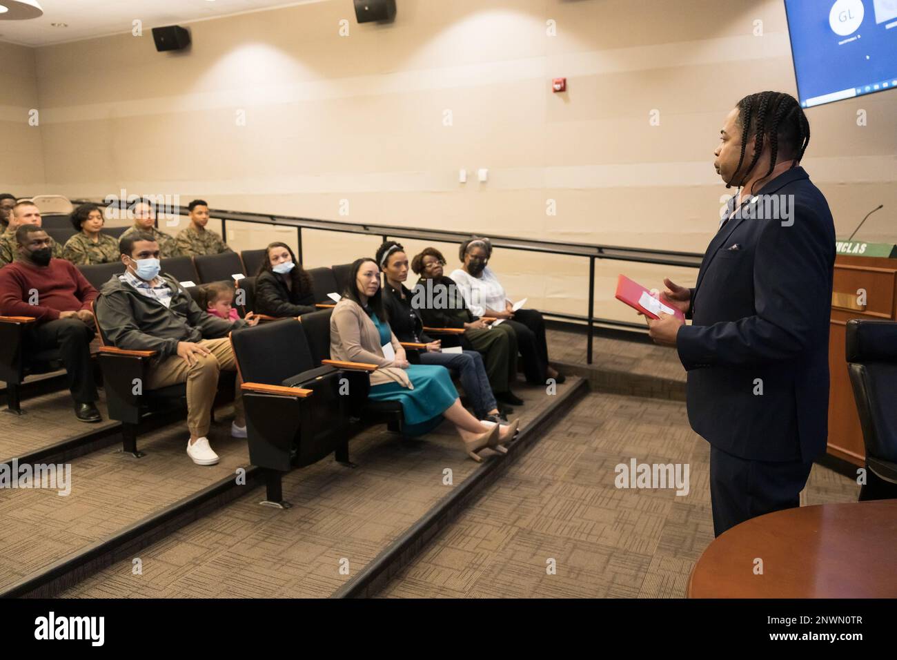 Le Lgén Brian W. Cavanaugh, commandant général de la flotte maritime de ...