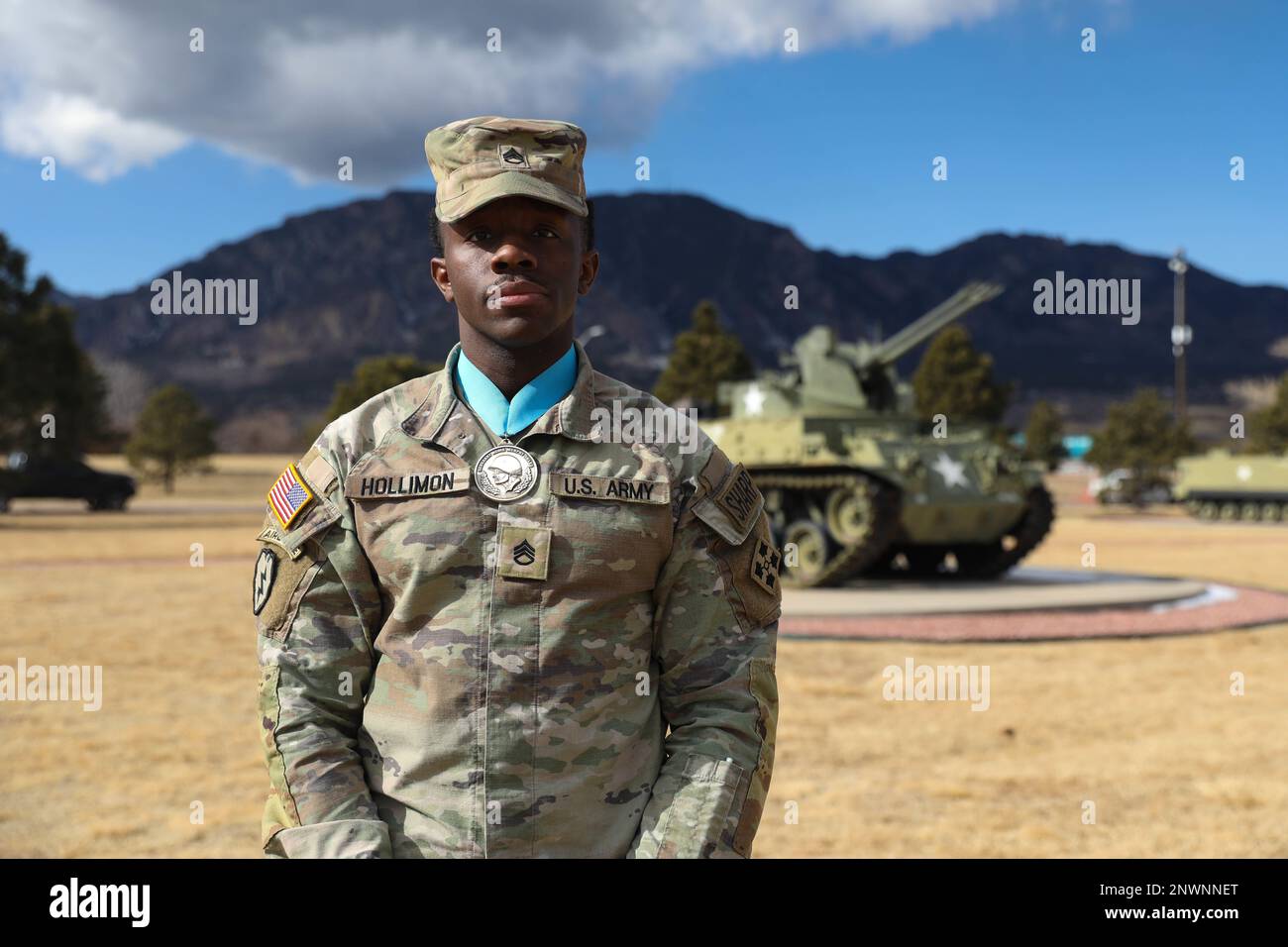 Le sergent d'état-major Savon Hollimon, un scout de cavalerie affecté ...