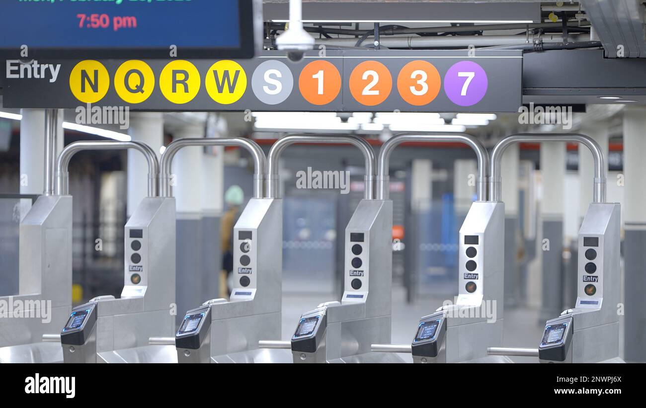 Station de métro Times Square à Manhattan - NEW YORK, Etats-Unis - 14 ...