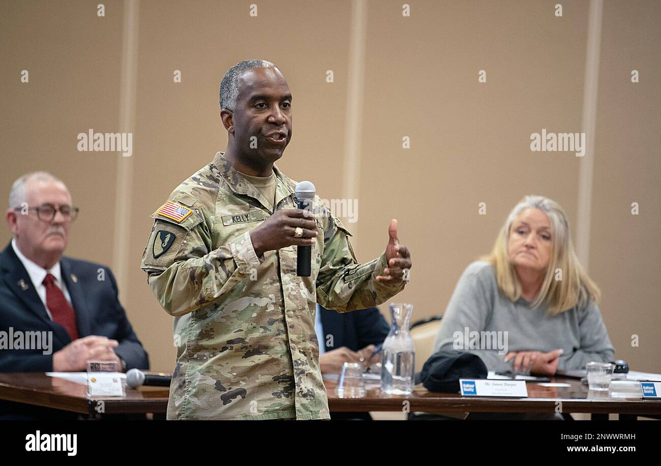 Brig. Le général Jason E. Kelly, commandant de fort Jackson, parle de l ...
