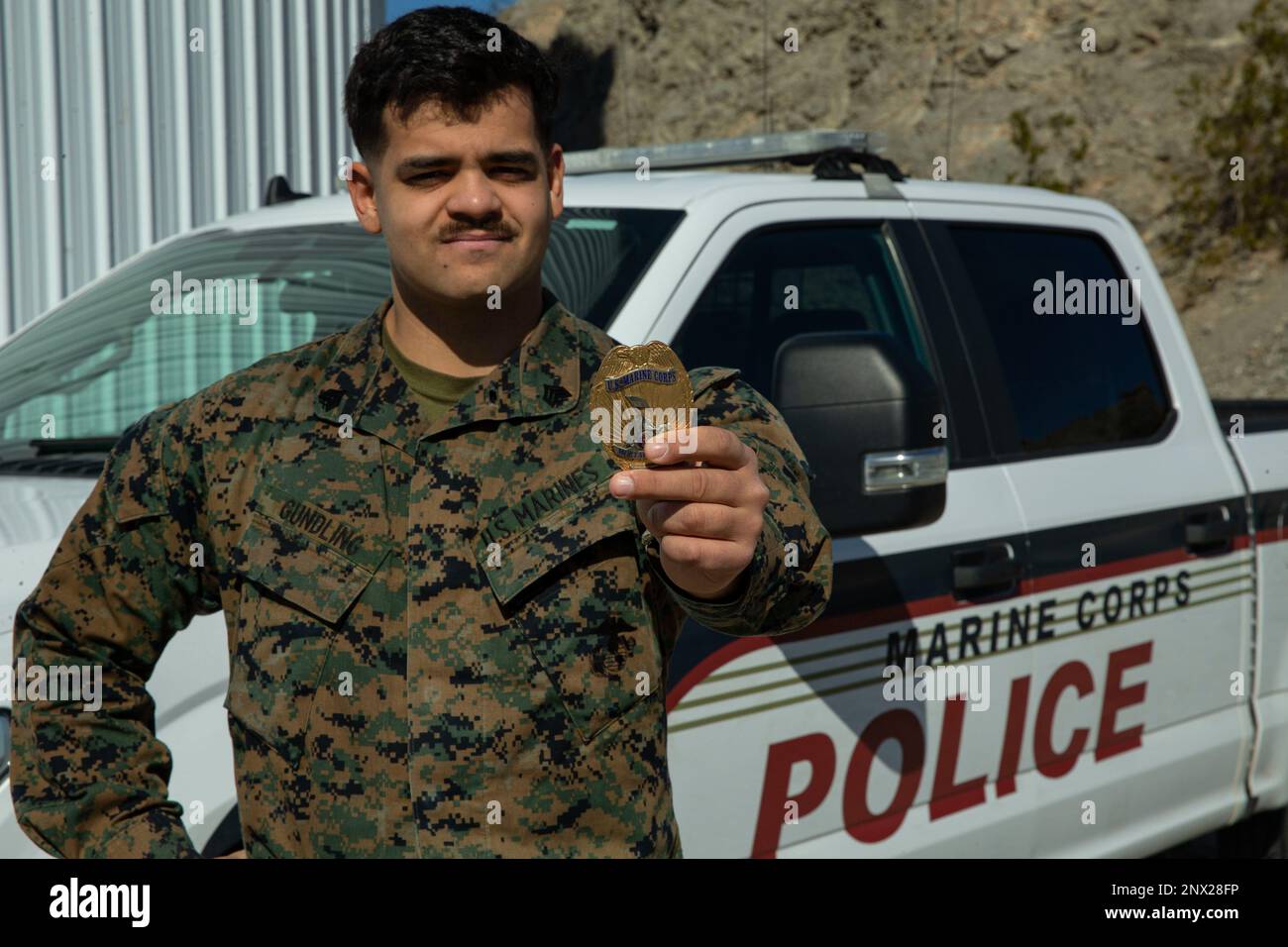 ÉTATS-UNIS Le Sgt John Gundling, sergeant de peloton au Bureau du Grand ...