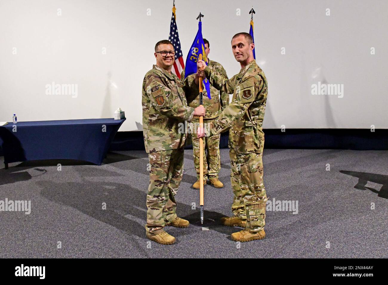 BASE AÉRIENNE ROBINS, GÉORGIE – ÉTATS-UNIS Le colonel de la Force ...