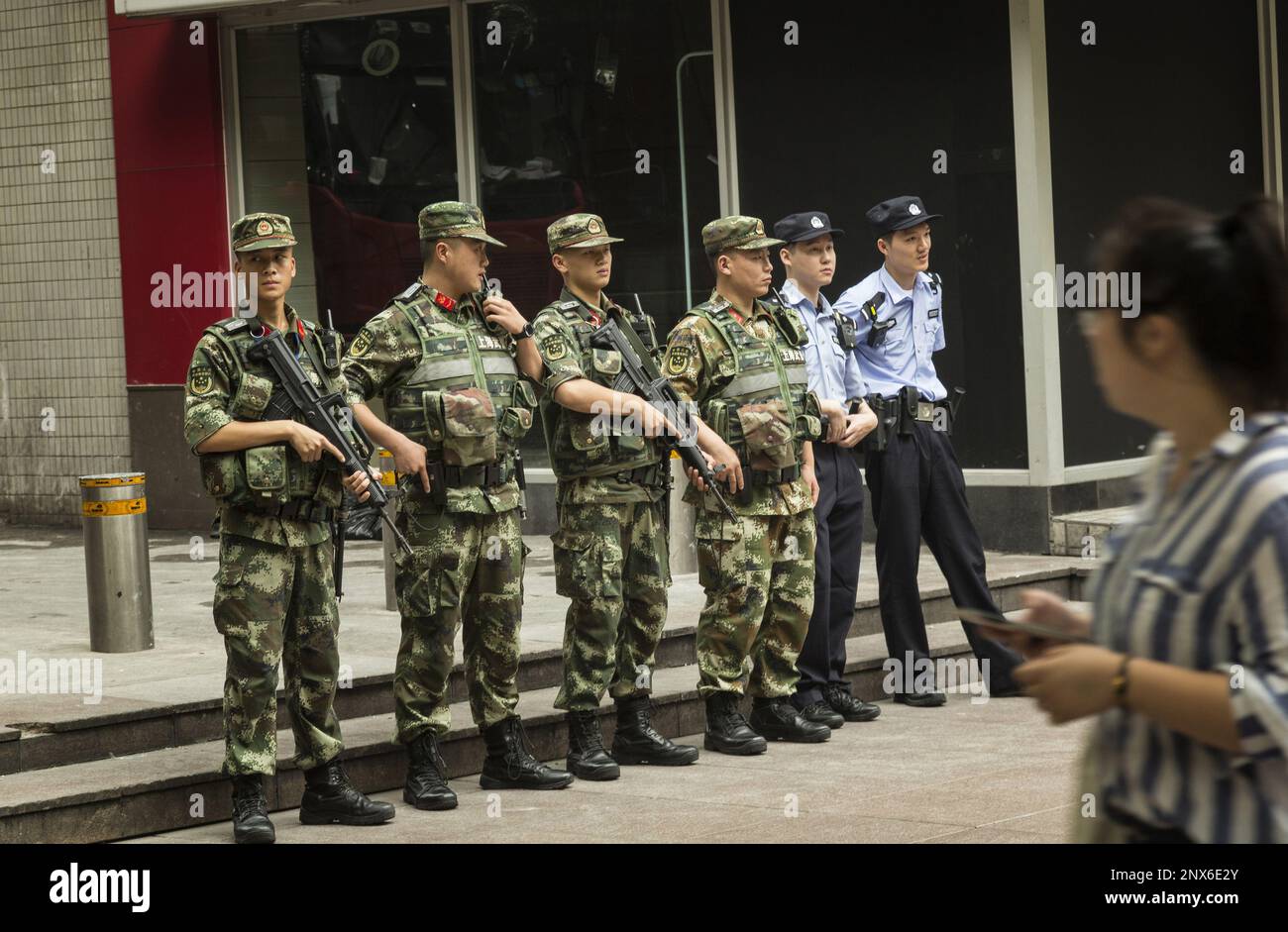 Patrouille militaire Banque de photographies et d’images à haute ...
