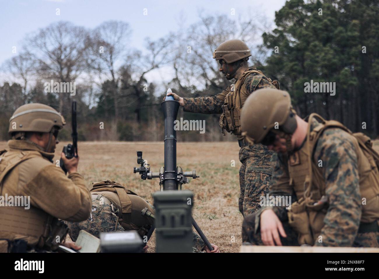 ÉTATS-UNIS Le mortaren du corps maritime affecté à l'équipe de ...