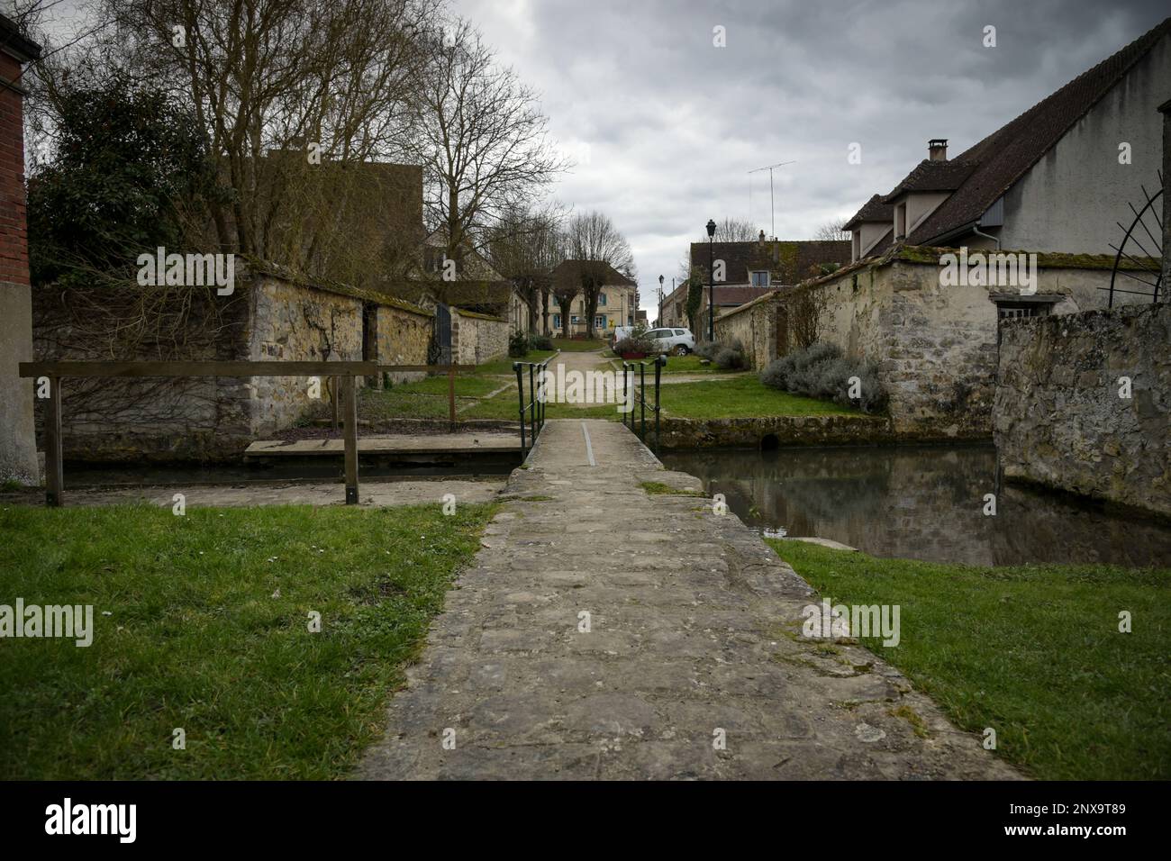 Vue sur le village de Flagy en Seine et Marne sélectionné pour la ...